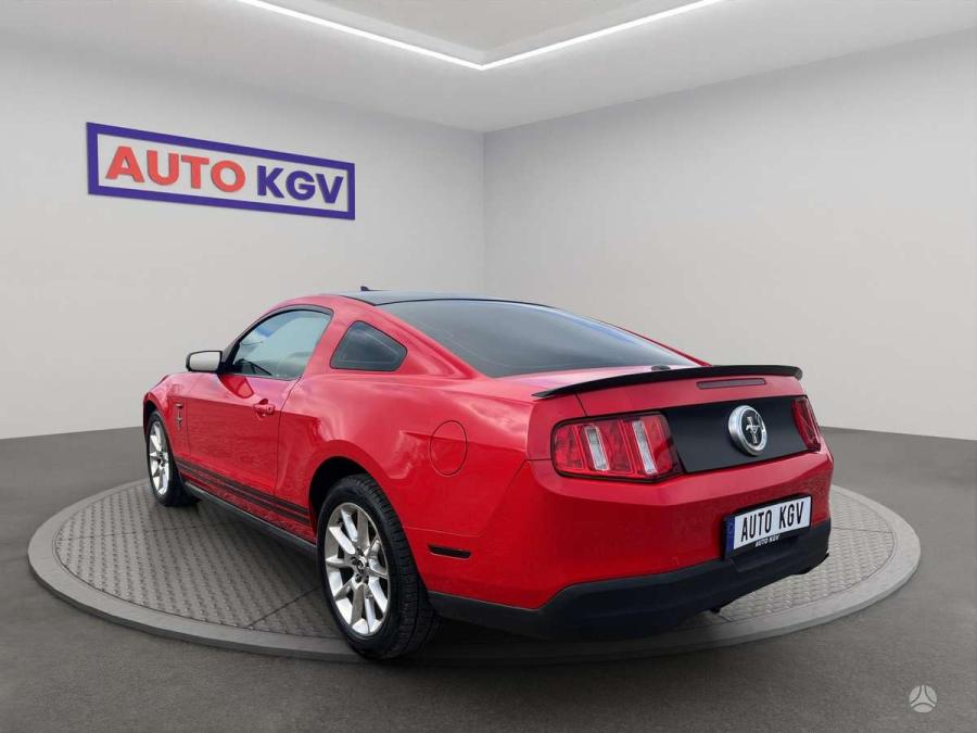 Sarkans Ford Mustang 2010 Kauņa, ar dzinēja tilpumu 4.00 L un nobraukumu 195 tūkst. km par 9999 €, foto 4 vietnē AUTOMOTO.COM.LV