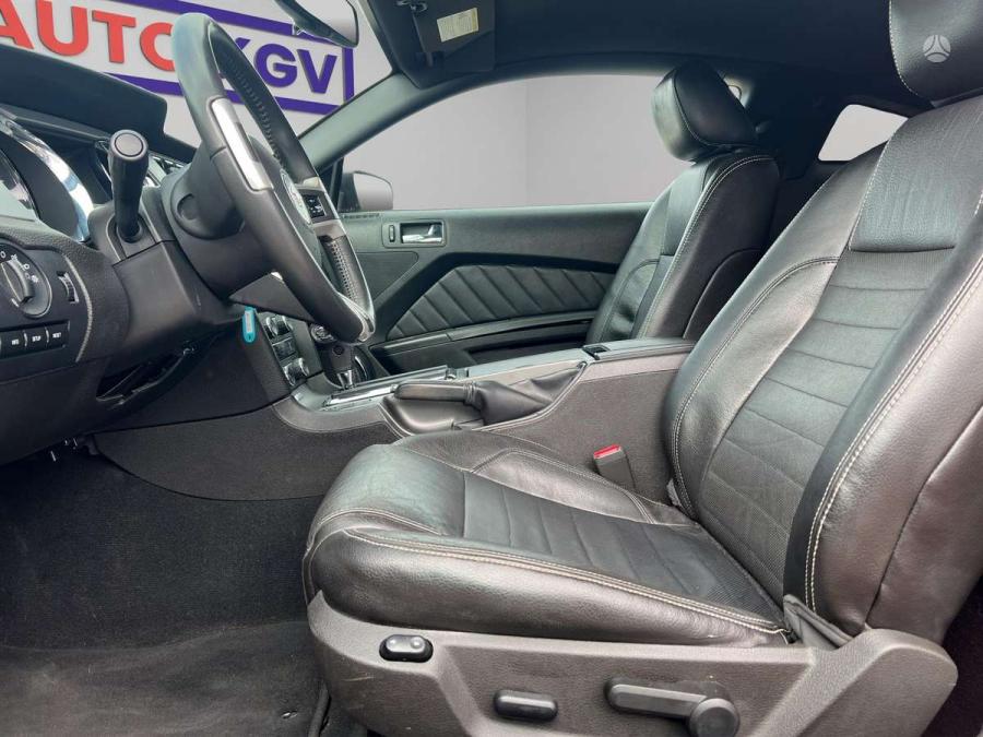 Sarkans Ford Mustang 2010 Kauņa, ar dzinēja tilpumu 4.00 L un nobraukumu 195 tūkst. km par 9999 €, foto 12 vietnē AUTOMOTO.COM.LV