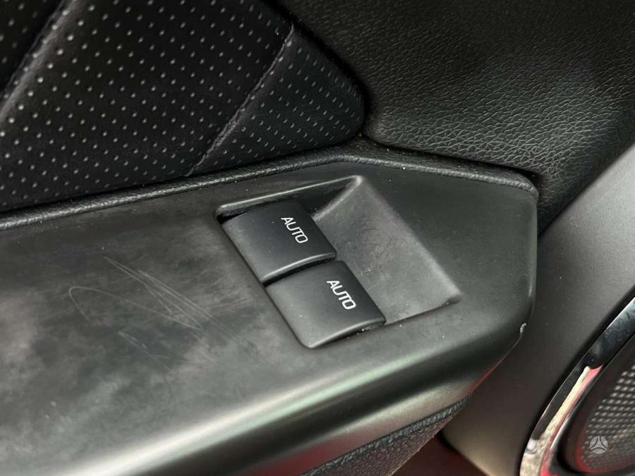Sarkans Ford Mustang 2010 Kauņa, ar dzinēja tilpumu 4.00 L un nobraukumu 195 tūkst. km par 9999 €, foto 13 vietnē AUTOMOTO.COM.LV