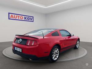 Red Ford Mustang 2010 in Kaunas, with an engine capacity of 4.00 L and mileage of 195 thousand km for 9999 €, photo 6 on AUTOMOTO.COM.LV