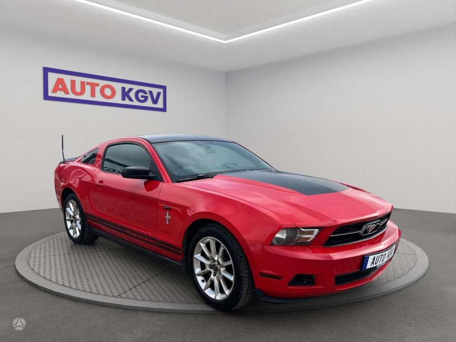Red Ford Mustang 2010 in Kaunas, with an engine capacity of 4.00 L and mileage of 195 thousand km for 9999 €, photo 8 on AUTOMOTO.COM.LV
