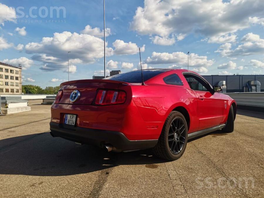 Red Ford Mustang 2012 in Riga, with an engine capacity of 3.70 L and mileage of 15 thousand km for 8200 €, photo 3 on AUTOMOTO.COM.LV