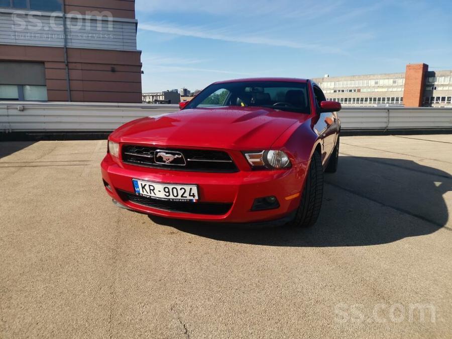 Red Ford Mustang 2012 in Riga, with an engine capacity of 3.70 L and mileage of 15 thousand km for 8200 €, photo 4 on AUTOMOTO.COM.LV