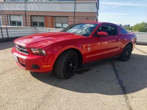 Red Ford Mustang 2012 in Riga, with an engine capacity of 3.70 L and mileage of 15 thousand km for 8200 €, photo 5 on AUTOMOTO.COM.LV