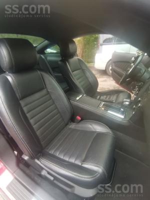 Red Ford Mustang 2012 in Riga, with an engine capacity of 3.70 L and mileage of 15 thousand km for 8200 €, photo 8 on AUTOMOTO.COM.LV