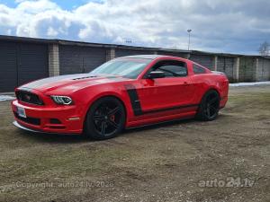 Sarkans Ford Mustang 2012 Tallina, ar dzinēja tilpumu 5.00 L un nobraukumu 220 tūkst. km par 18100 €, foto 4 vietnē AUTOMOTO.COM.LV