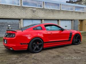 Sarkans Ford Mustang 2012 Tallina, ar dzinēja tilpumu 5.00 L un nobraukumu 220 tūkst. km par 18100 €, foto 6 vietnē AUTOMOTO.COM.LV
