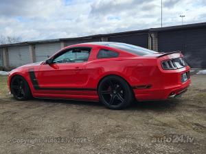 Sarkans Ford Mustang 2012 Tallina, ar dzinēja tilpumu 5.00 L un nobraukumu 220 tūkst. km par 18100 €, foto 7 vietnē AUTOMOTO.COM.LV