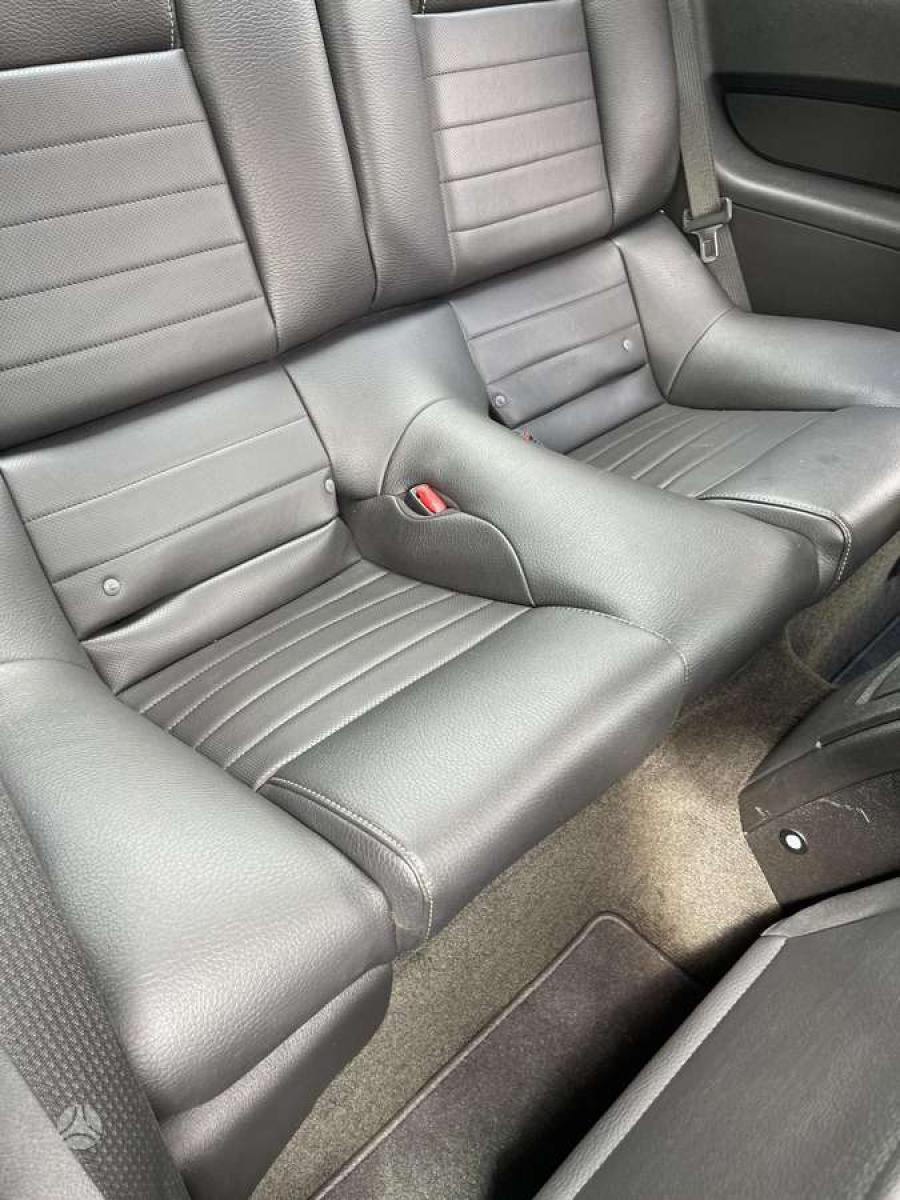 Sarkans Ford Mustang 2012 Panevēža, ar dzinēja tilpumu 3.73 L un nobraukumu 70 tūkst. km par 9900 €, foto 8 vietnē AUTOMOTO.COM.LV