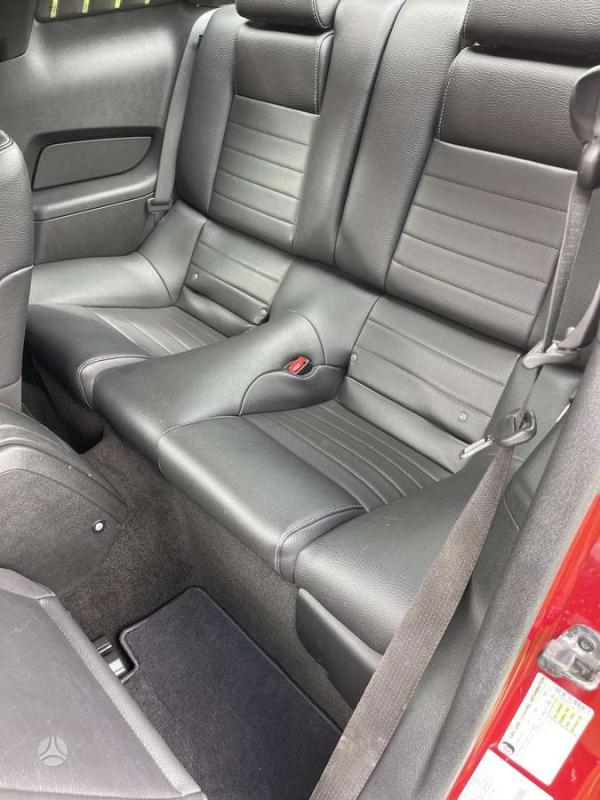 Sarkans Ford Mustang 2012 Panevēža, ar dzinēja tilpumu 3.73 L un nobraukumu 70 tūkst. km par 9900 €, foto 10 vietnē AUTOMOTO.COM.LV