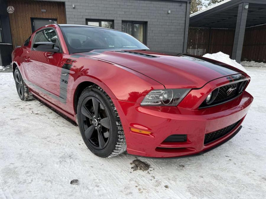 Red Ford Mustang 2013 in Klaipeda, with an engine capacity of 4.95 L and mileage of 156 thousand km for 17900 €, photo 1 on AUTOMOTO.COM.LV