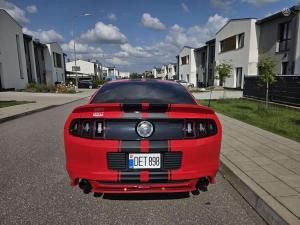 Sarkans Ford Mustang 2013 Viļņa, ar dzinēja tilpumu 3.73 L un nobraukumu 156 tūkst. km par 11800 €, foto 5 vietnē AUTOMOTO.COM.LV