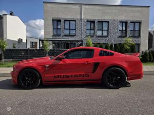 Sarkans Ford Mustang 2013 Viļņa, ar dzinēja tilpumu 3.73 L un nobraukumu 156 tūkst. km par 11800 €, foto 7 vietnē AUTOMOTO.COM.LV