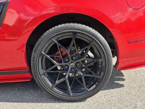 Sarkans Ford Mustang 2013 Viļņa, ar dzinēja tilpumu 3.73 L un nobraukumu 156 tūkst. km par 11800 €, foto 10 vietnē AUTOMOTO.COM.LV
