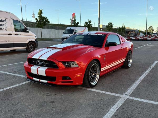 Sarkans Ford Mustang 2014 Klaipėda, ar dzinēja tilpumu 3.73 L un nobraukumu 79 tūkst. km par 14750 €, foto 1 vietnē AUTOMOTO.COM.LV