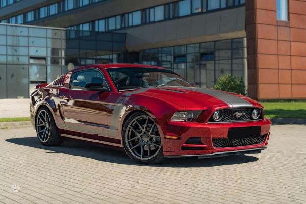 Red Ford Mustang 2014 in Klaipeda, with an engine capacity of 4.95 L and mileage of 92 thousand km for 22000 €, photo 2 on AUTOMOTO.COM.LV
