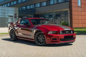 Red Ford Mustang 2014 in Klaipeda, with an engine capacity of 4.95 L and mileage of 92 thousand km for 22000 €, photo 3 on AUTOMOTO.COM.LV