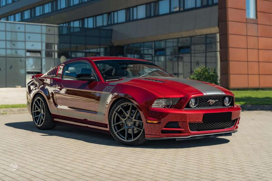 Red Ford Mustang 2014 in Klaipeda, with an engine capacity of 4.95 L and mileage of 92 thousand km for 22000 €, photo 3 on AUTOMOTO.COM.LV