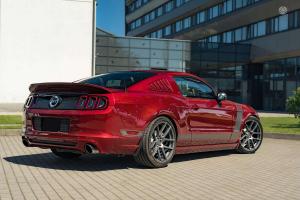 Red Ford Mustang 2014 in Klaipeda, with an engine capacity of 4.95 L and mileage of 92 thousand km for 22000 €, photo 4 on AUTOMOTO.COM.LV