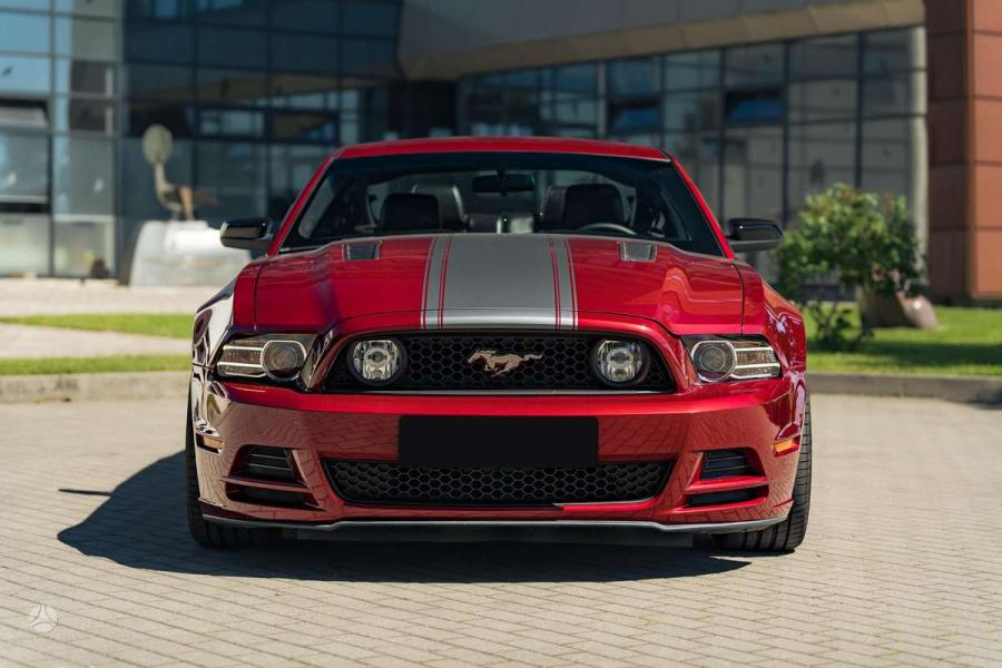 Red Ford Mustang 2014 in Klaipeda, with an engine capacity of 4.95 L and mileage of 92 thousand km for 22000 €, photo 6 on AUTOMOTO.COM.LV