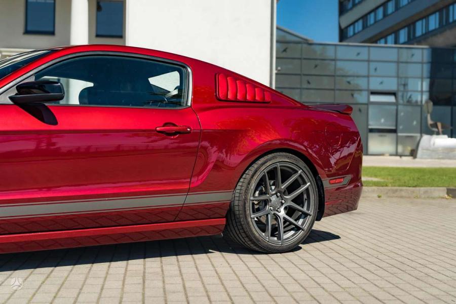 Red Ford Mustang 2014 in Klaipeda, with an engine capacity of 4.95 L and mileage of 92 thousand km for 22000 €, photo 14 on AUTOMOTO.COM.LV