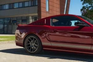Red Ford Mustang 2014 in Klaipeda, with an engine capacity of 4.95 L and mileage of 92 thousand km for 22000 €, photo 17 on AUTOMOTO.COM.LV