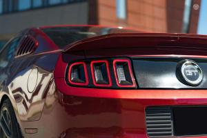 Red Ford Mustang 2014 in Klaipeda, with an engine capacity of 4.95 L and mileage of 92 thousand km for 22000 €, photo 21 on AUTOMOTO.COM.LV