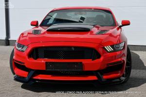 Red Ford Mustang 2015 in Kretinga, with an engine capacity of 5.00 L and mileage of 183 thousand km for 23499 €, photo 3 on AUTOMOTO.COM.LV