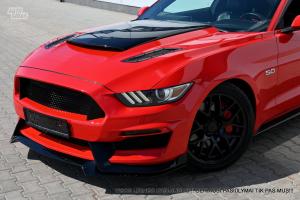 Red Ford Mustang 2015 in Kretinga, with an engine capacity of 5.00 L and mileage of 183 thousand km for 23499 €, photo 5 on AUTOMOTO.COM.LV