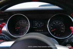 Red Ford Mustang 2015 in Kretinga, with an engine capacity of 5.00 L and mileage of 183 thousand km for 23499 €, photo 30 on AUTOMOTO.COM.LV