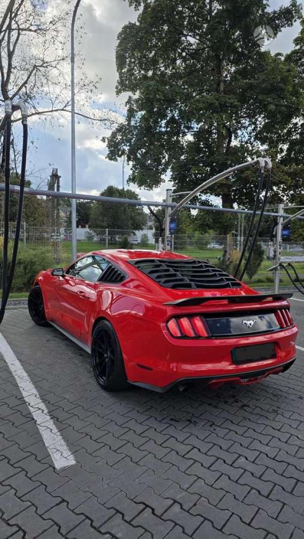 Ford Mustang 2015 Viļņa vietnē Sarkans Ford Mustang 2015 Viļņa, ar dzinēja tilpumu 2.26 L un nobraukumu 189 tūkst. km par 18000 €, foto 7 vietnē AUTOMOTO.COM.LV