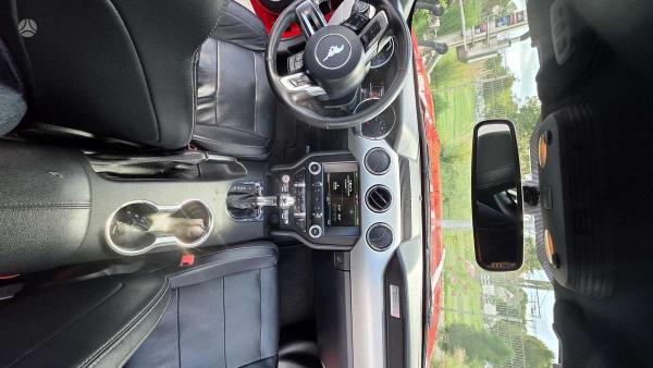 Ford Mustang 2015 Viļņa vietnē Sarkans Ford Mustang 2015 Viļņa, ar dzinēja tilpumu 2.26 L un nobraukumu 189 tūkst. km par 18000 €, foto 10 vietnē AUTOMOTO.COM.LV