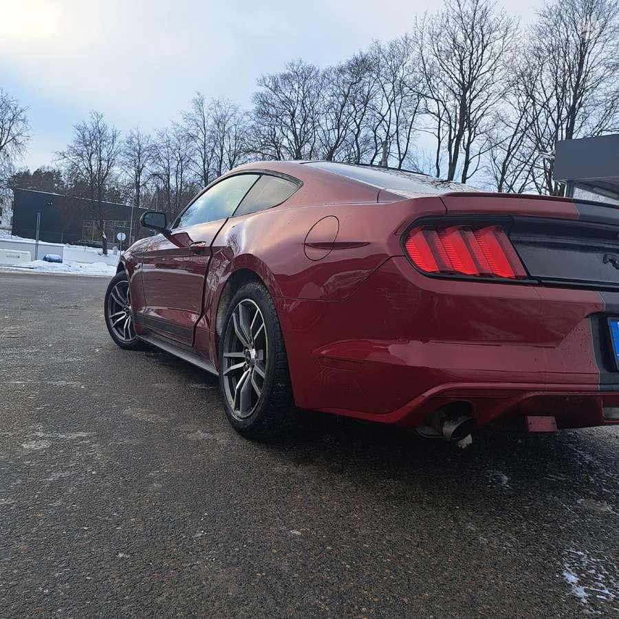 Sarkans Ford Mustang 2016 Raseiniai, ar dzinēja tilpumu 2.25 L un nobraukumu 235 tūkst. km par 14500 €, foto 5 vietnē AUTOMOTO.COM.LV