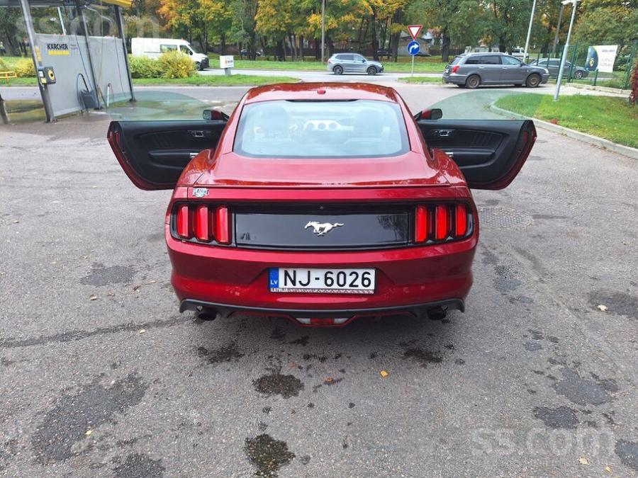 Red Ford Mustang 2017 in Riga, with an engine capacity of 2.30 L and mileage of 117 thousand km for 20500 €, photo 2 on AUTOMOTO.COM.LV