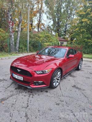 Red Ford Mustang 2017 in Riga, with an engine capacity of 2.30 L and mileage of 117 thousand km for 20500 €, photo 6 on AUTOMOTO.COM.LV