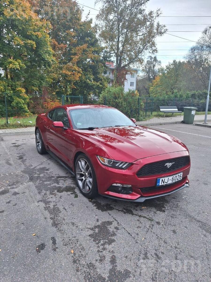 Red Ford Mustang 2017 in Riga, with an engine capacity of 2.30 L and mileage of 117 thousand km for 20500 €, photo 7 on AUTOMOTO.COM.LV
