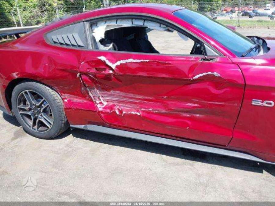 Sarkans Ford Mustang 2018 Klaipėda, ar dzinēja tilpumu 5.00 L un nobraukumu 144 tūkst. km par 10200 €, foto 13 vietnē AUTOMOTO.COM.LV