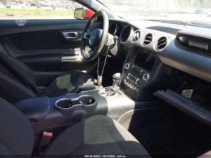 Sarkans Ford Mustang 2018 Klaipėda, ar dzinēja tilpumu 5.00 L un nobraukumu 144 tūkst. km par 10200 €, foto 14 vietnē AUTOMOTO.COM.LV