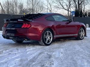 Red Ford Mustang 2019 in Klaipeda, with an engine capacity of 2.25 L and mileage of 104 thousand km for 22999 €, photo 3 on AUTOMOTO.COM.LV