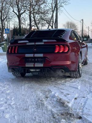 Red Ford Mustang 2019 in Klaipeda, with an engine capacity of 2.25 L and mileage of 104 thousand km for 22999 €, photo 4 on AUTOMOTO.COM.LV