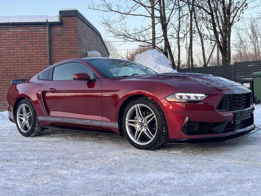 Red Ford Mustang 2019 in Klaipeda, with an engine capacity of 2.25 L and mileage of 104 thousand km for 22999 €, photo 7 on AUTOMOTO.COM.LV