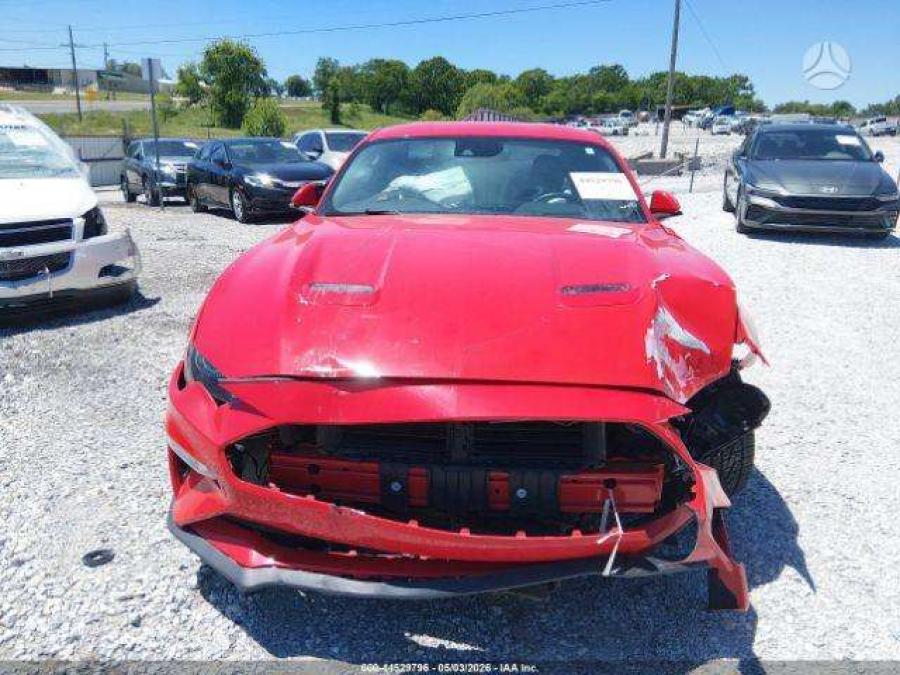 Red Ford Mustang 2019 in Klaipeda, with an engine capacity of 5.00 L and mileage of 584 thousand km for 6550 €, photo 6 on AUTOMOTO.COM.LV