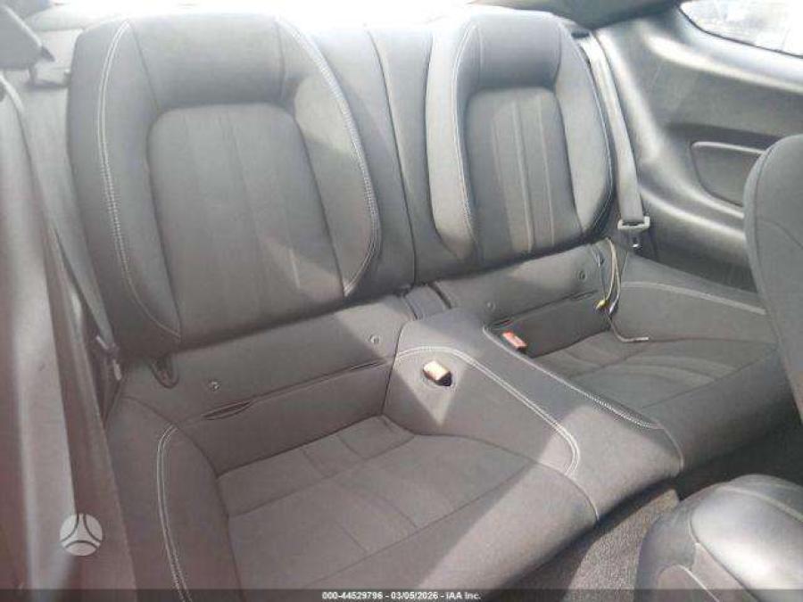 Red Ford Mustang 2019 in Klaipeda, with an engine capacity of 5.00 L and mileage of 584 thousand km for 6550 €, photo 11 on AUTOMOTO.COM.LV