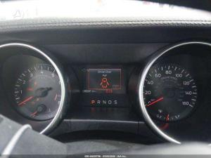 Red Ford Mustang 2019 in Klaipeda, with an engine capacity of 5.00 L and mileage of 584 thousand km for 6550 €, photo 12 on AUTOMOTO.COM.LV
