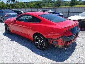 Red Ford Mustang 2019 in Klaipeda, with an engine capacity of 5.00 L and mileage of 584 thousand km for 6550 €, photo 16 on AUTOMOTO.COM.LV