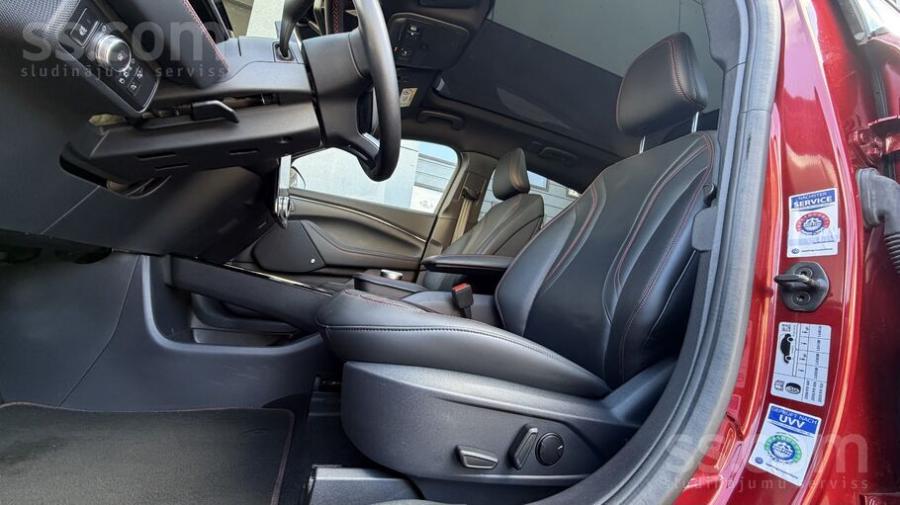 Sarkans Ford Mustang 2021 Rīga, ar dzinēja tilpumu 2.30 L un nobraukumu 61 tūkst. km par 31900 €, foto 11 vietnē AUTOMOTO.COM.LV