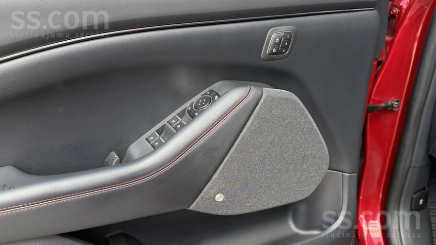 Sarkans Ford Mustang 2021 Rīga, ar dzinēja tilpumu 2.30 L un nobraukumu 61 tūkst. km par 31900 €, foto 15 vietnē AUTOMOTO.COM.LV