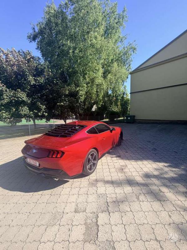 Red Ford Mustang 2024 in Kedainiai, with an engine capacity of 2.25 L and mileage of 21 thousand km for 30999 €, photo 5 on AUTOMOTO.COM.LV