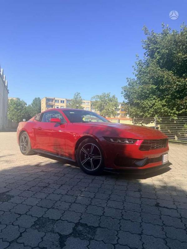 Red Ford Mustang 2024 in Kedainiai, with an engine capacity of 2.25 L and mileage of 21 thousand km for 30999 €, photo 6 on AUTOMOTO.COM.LV