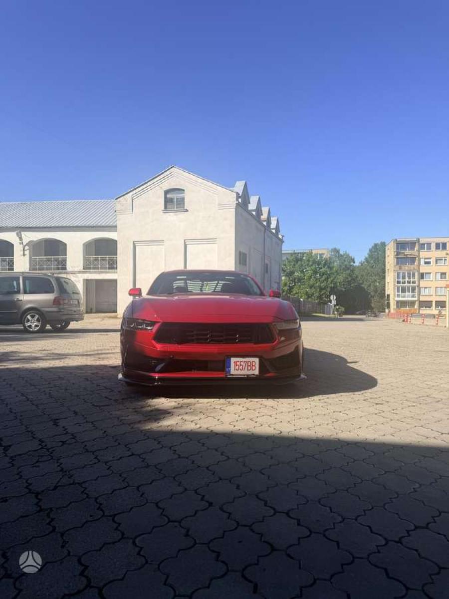 Red Ford Mustang 2024 in Kedainiai, with an engine capacity of 2.25 L and mileage of 21 thousand km for 30999 €, photo 9 on AUTOMOTO.COM.LV